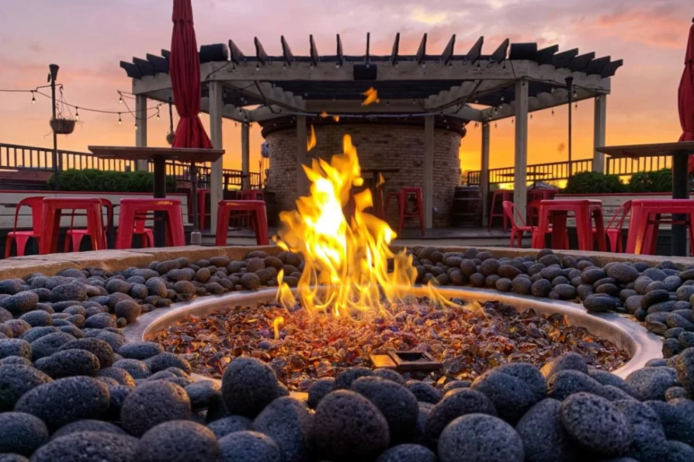 Explore Top Bars with Rooftop Fire Pits for Cozy Outdoor Evenings